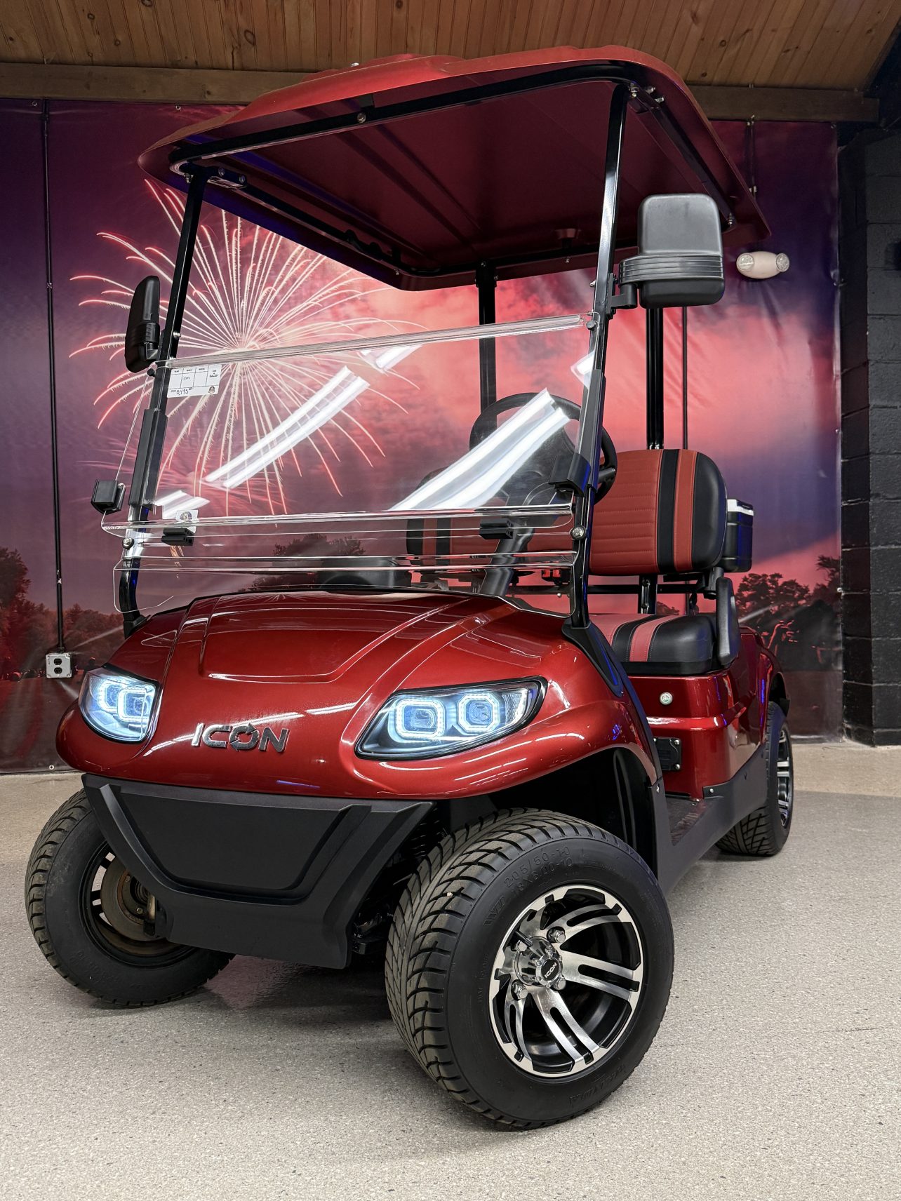 2024 ICON i20 red - Golf Carts